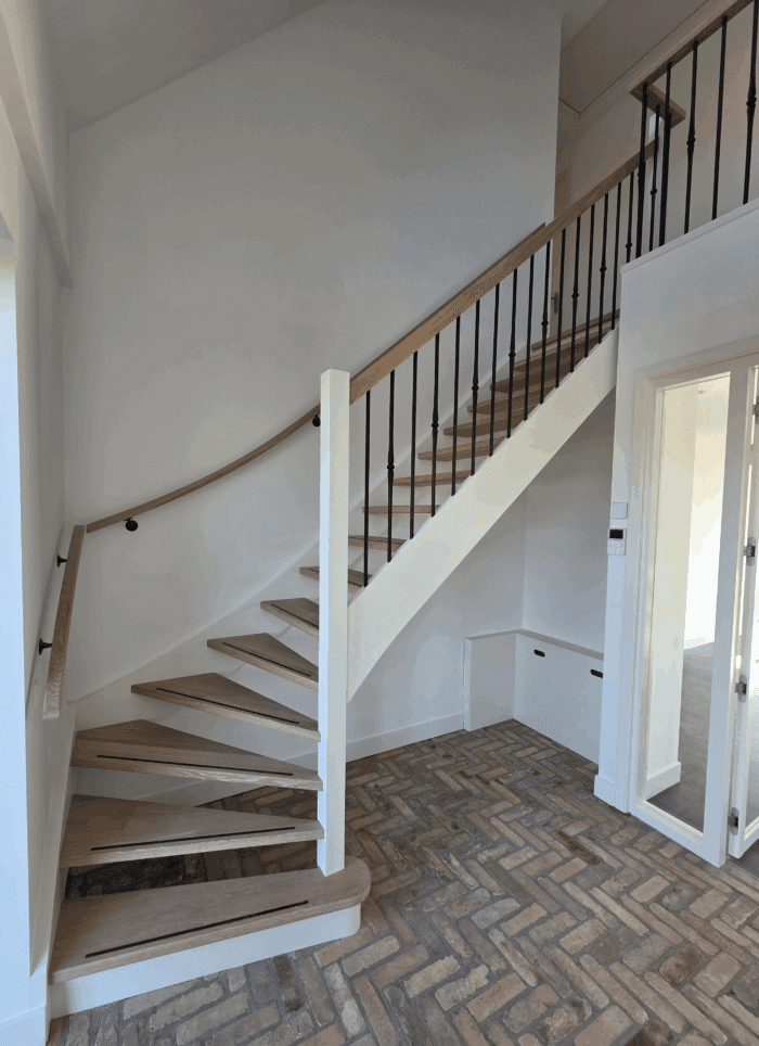 Onderkwart trap Eiken / Rubberwood met ronde bloktrede - CPI Trappen